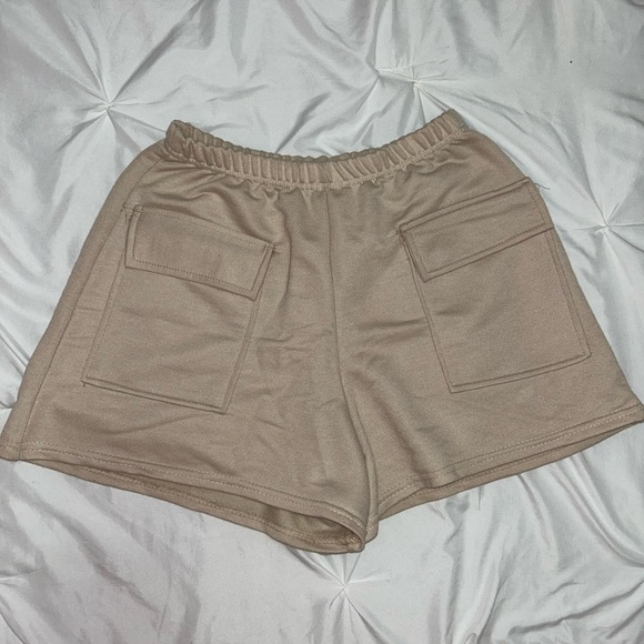 PrettyLittleThing | Shorts | Plt Beige Cargo Shorts | Poshmark